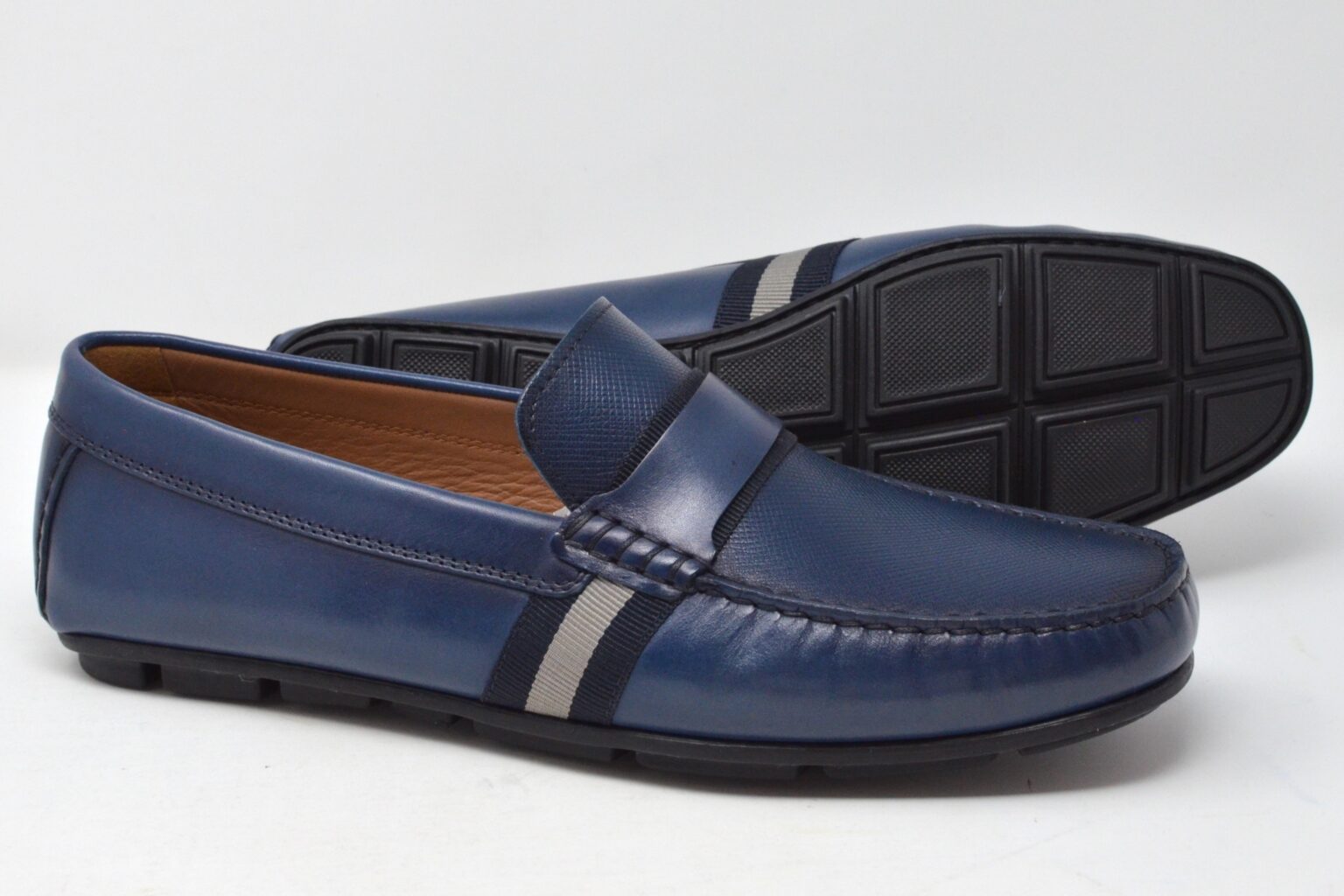 革製品専門会社のHMトレーディング | HM TRADING CO.,LTD